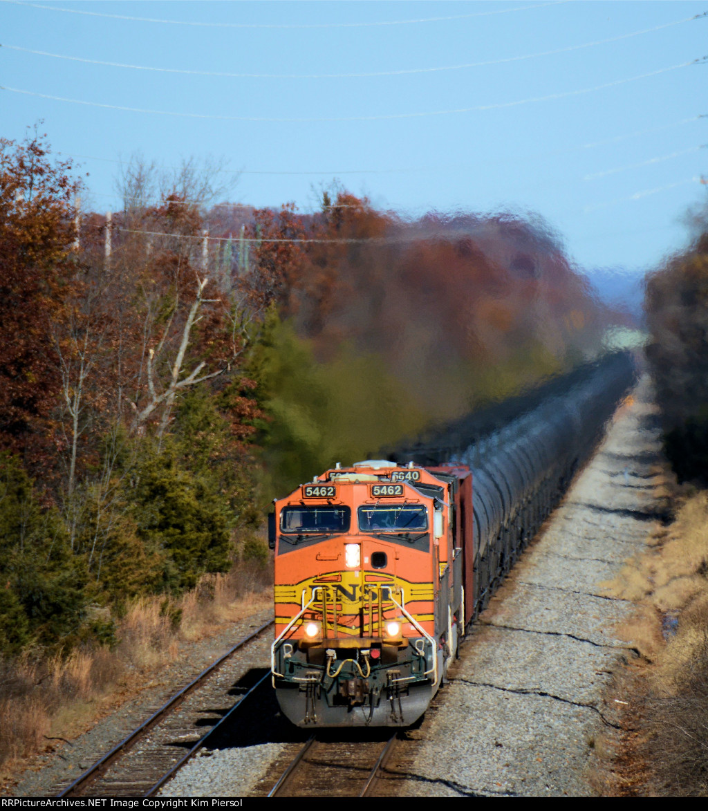BNSF 5462 5640 CSX Train K038 Crude Oil Loads